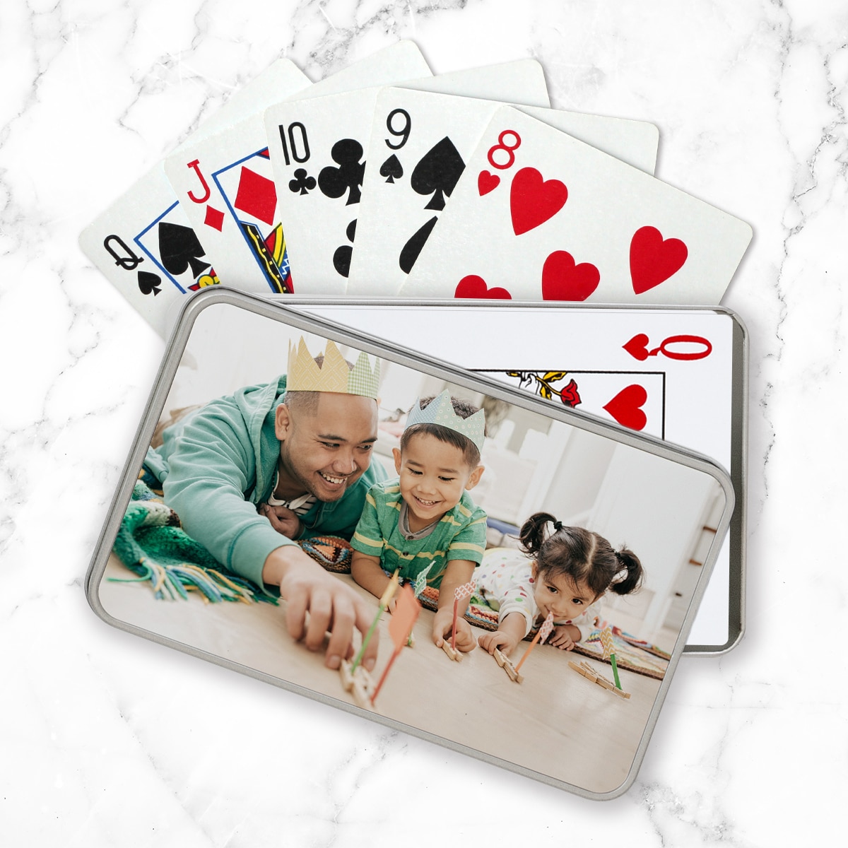 Card games to keep the whole family entertained | Snapfish IE